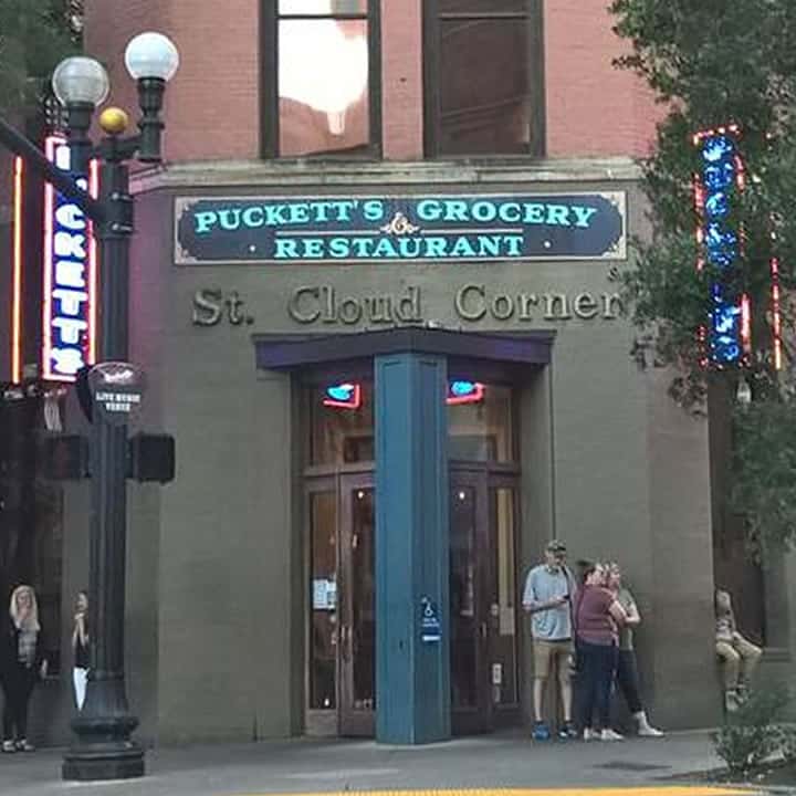 Puckett's Restaurant: Local Flavors with Live Music - Dine Nashville